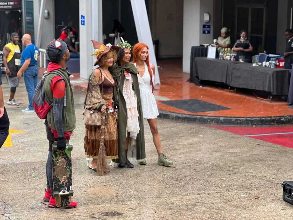 [Cosplay Photos] Cosplayers Seen at Dragon Con 2022 – PopCultHQ